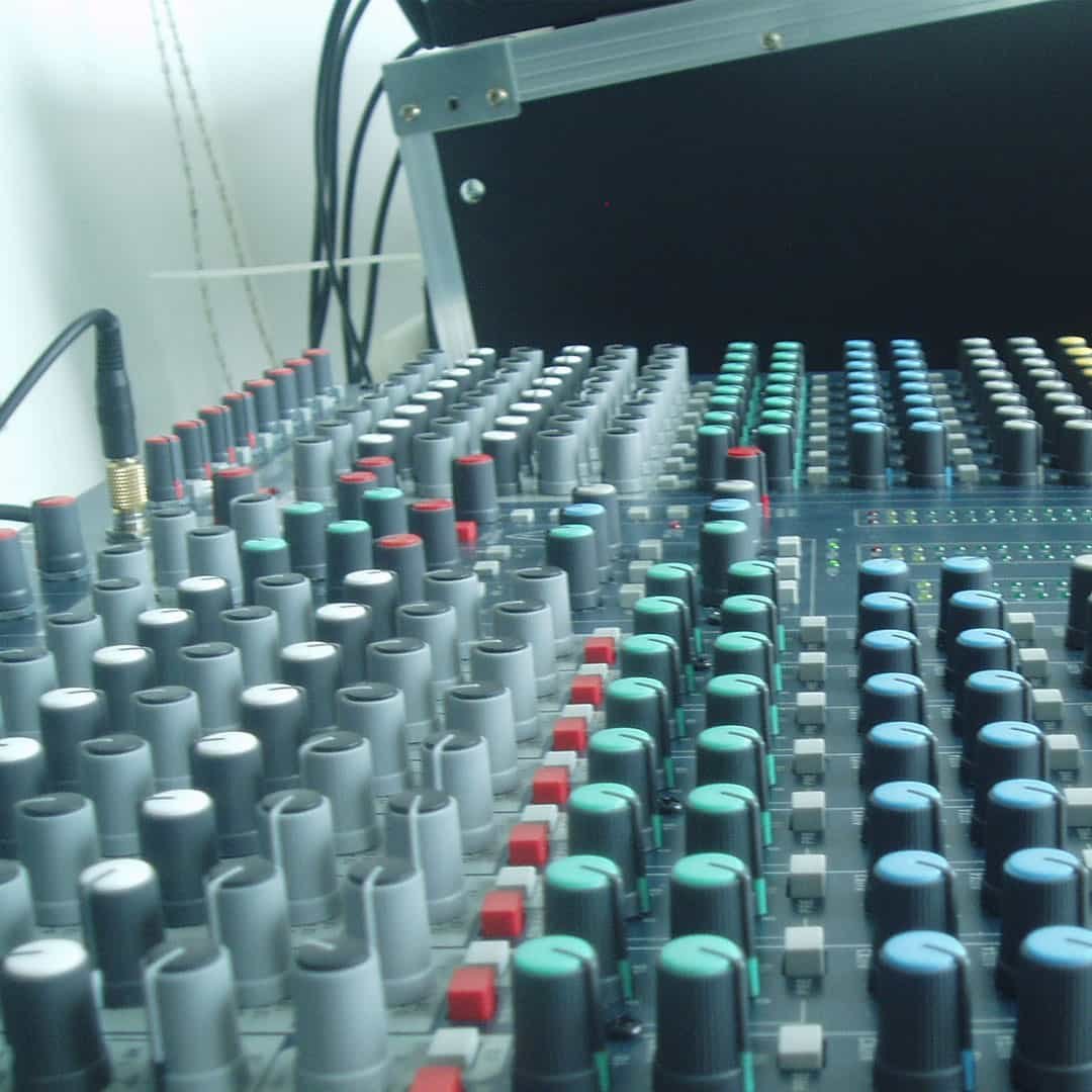 PA System: What's The Right Amount for Your Setup | vipsounds